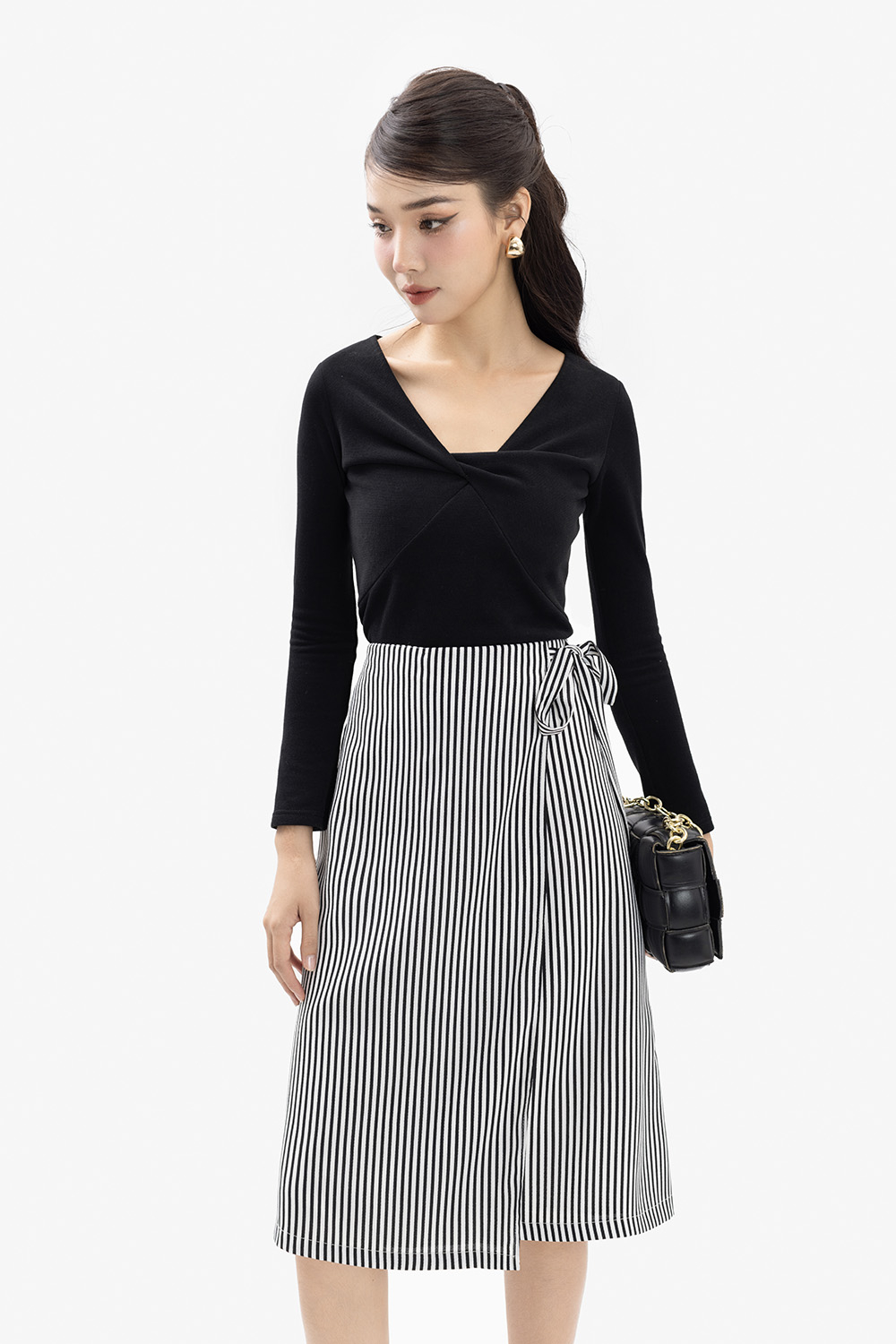 Chân váy công sở dáng xòe xếp ly màu kem CV06-23 | Thời trang công sở K ...